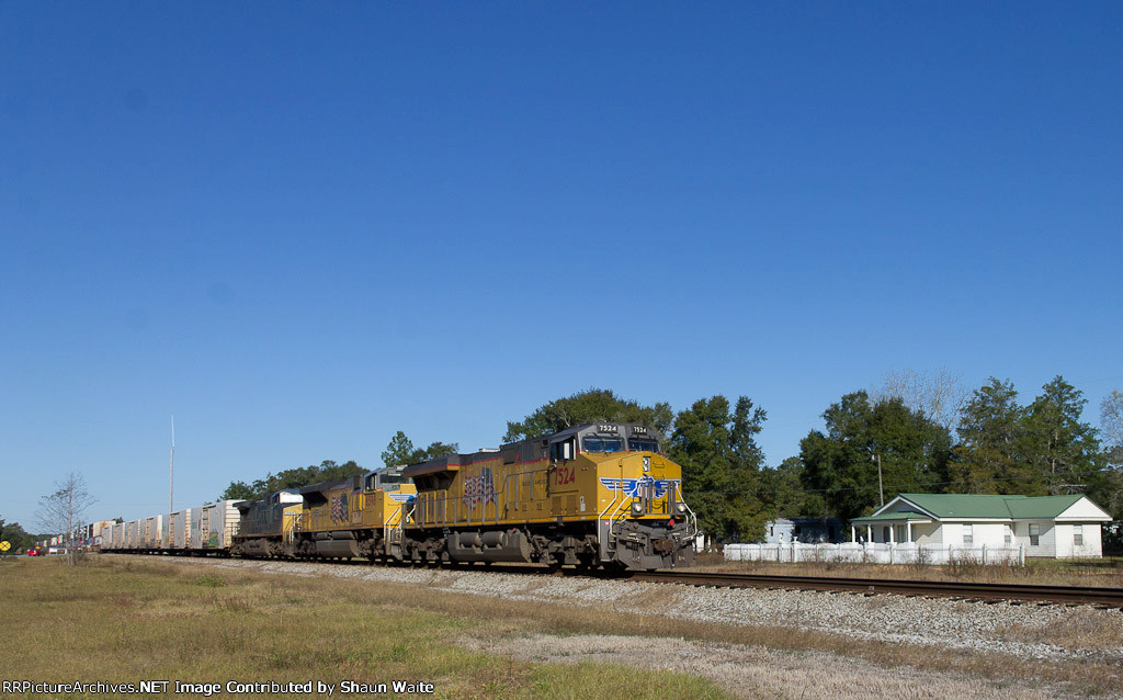 UP 7524 + 8598 + CSX 284